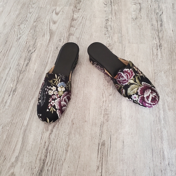 somersby | Shoes | New Somersby Slip On Clogs Leather Colorful Floral ...
